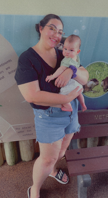 My beautiful 7 month old daughter 🌸 first time at the zoo! 🦓🐅🦒 - Glow ...